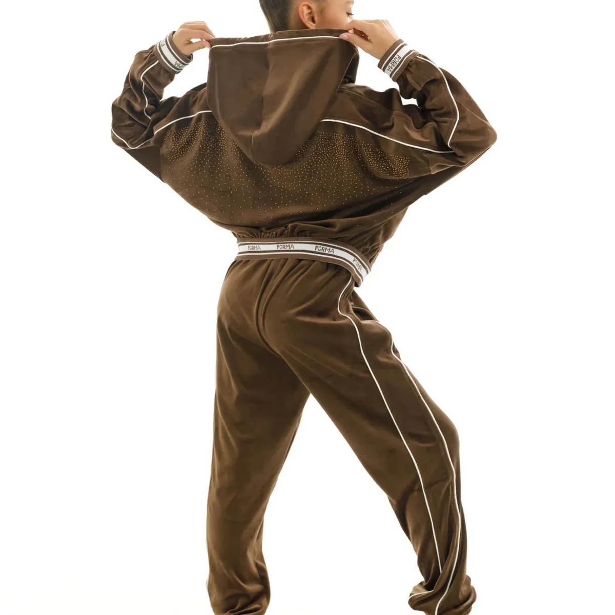 Forma Full Set Brown for Travel and Lounge Wear at OneSports